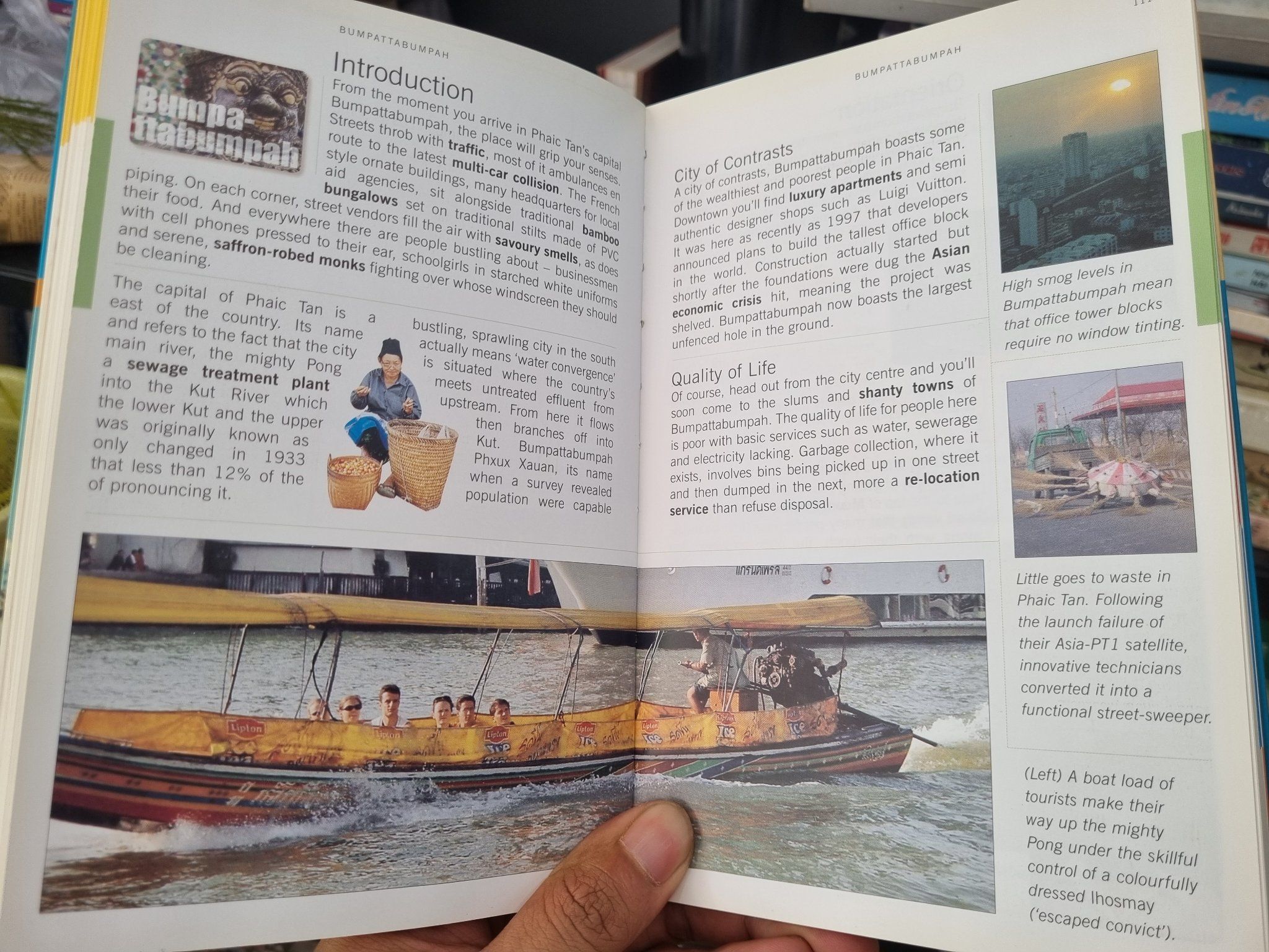 PHAIC TĂN : SUNSTROKE ON A SHOESTRING – Momo Bookstore