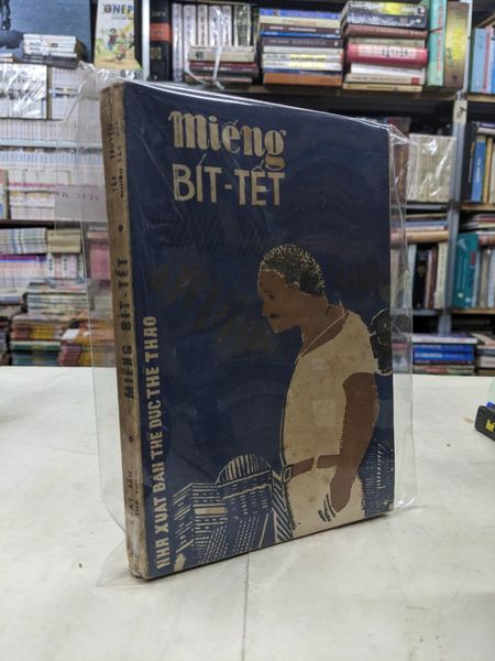 Miếng bít tết – Momo Bookstore