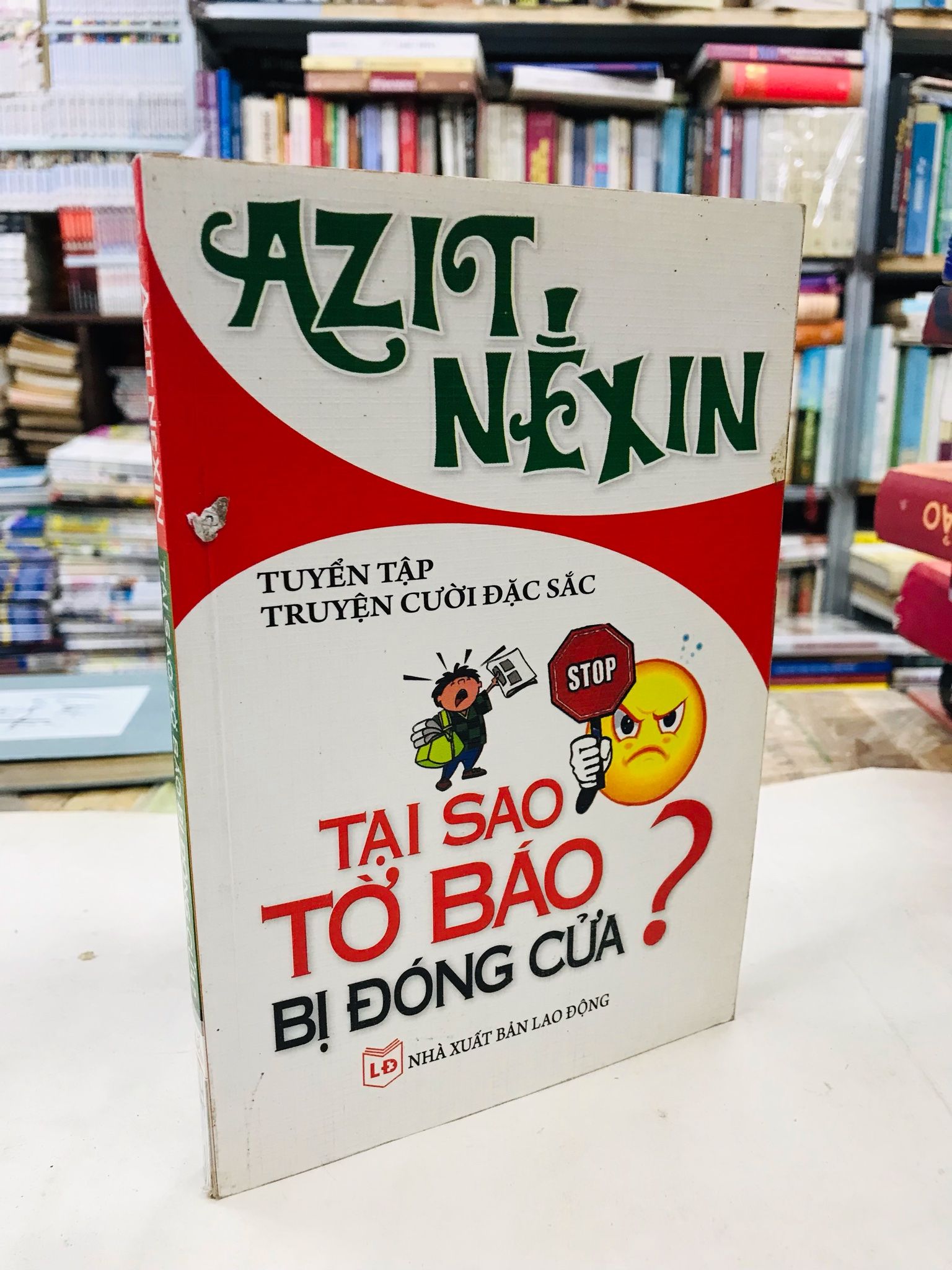 Tại sao tờ báo bị đóng cửa? - Azit Nexin – Momo Bookstore