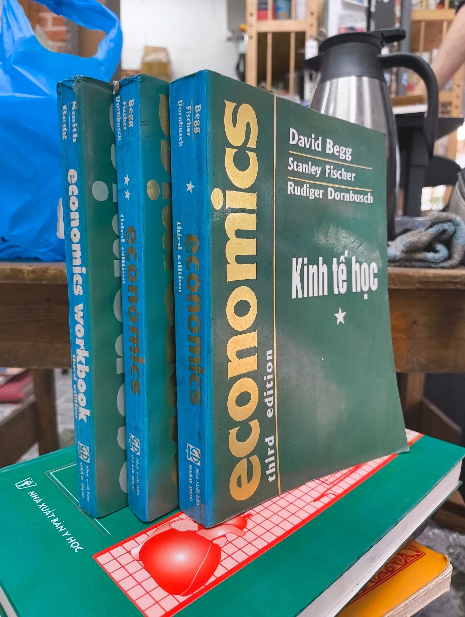 KINH TẾ HỌC - DAVID BEGG & CỘNG SỰ – Momo Bookstore