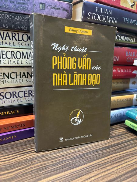 Nghệ thuật phỏng vấn các nhà lãnh đạo - Samy Cohen – Momo Bookstore