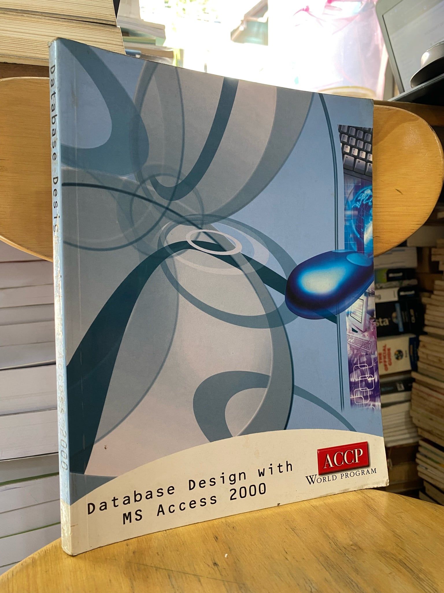 DATABASE DESIGN WITH MS ACCESS 2000 – Momo Bookstore