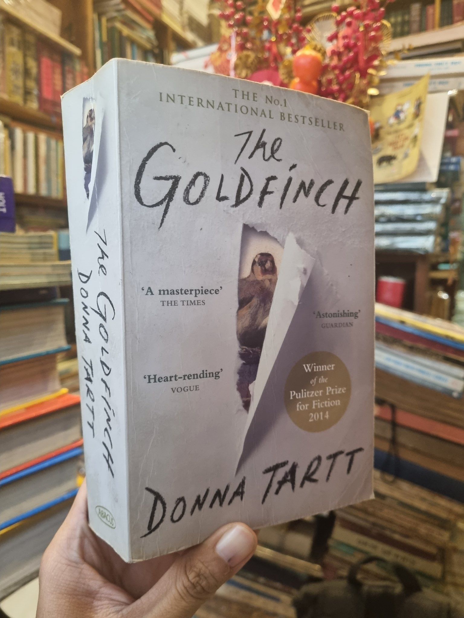 The Goldfinch - Donna Tartt – Momo Bookstore