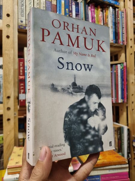 SNOW - Orhan Pamuk – Momo Bookstore