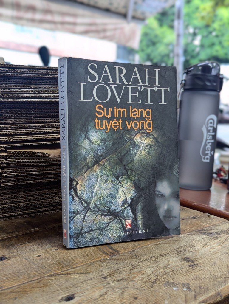 Sự im lặng tuyệt vọng - Sarah Lovett – Momo Bookstore