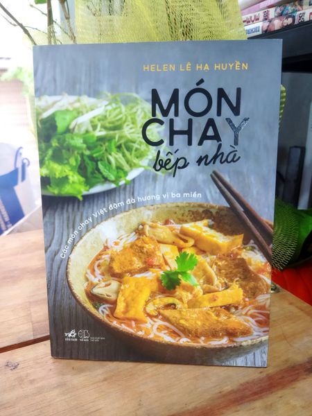 Món chay bếp nhà - Helen Lê Hạ Huyền – Momo Bookstore