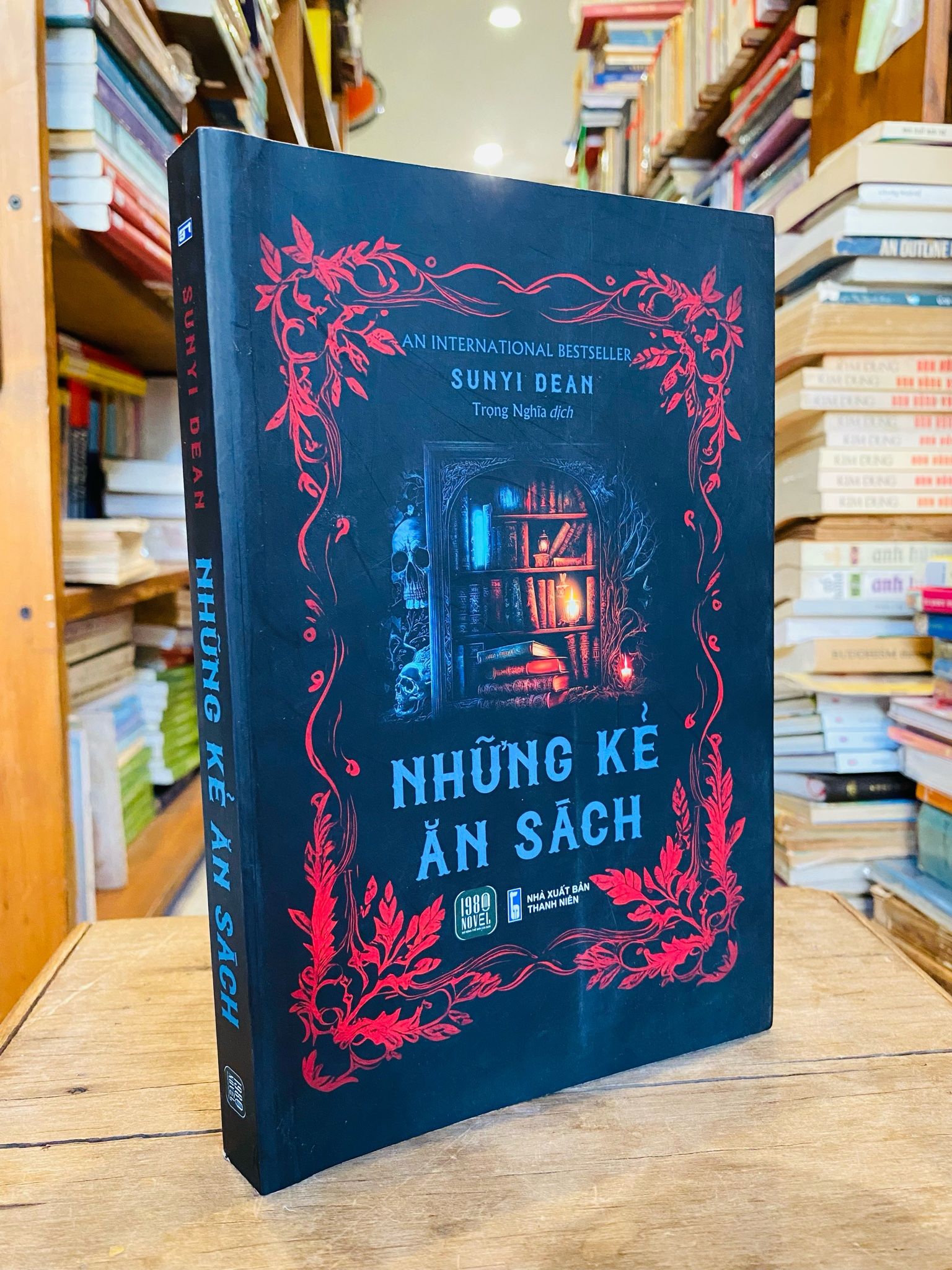 Những kẻ ăn sách - Sunyi Dean – Momo Bookstore