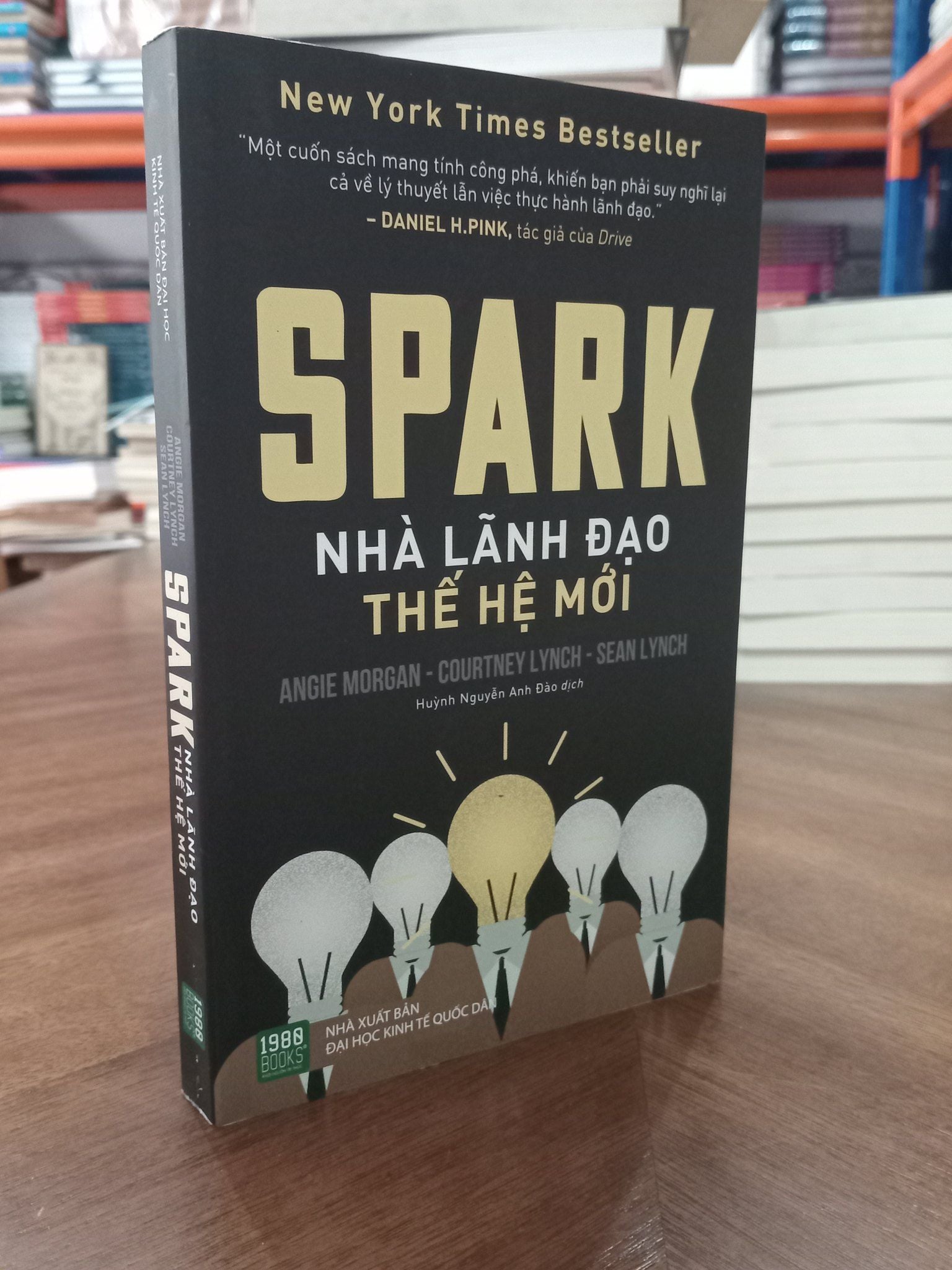 SPARK Nhà Lãnh Đạo Thế Hệ Mới - Angie Morgan, Courtney Lynch, Sean Lyn ...