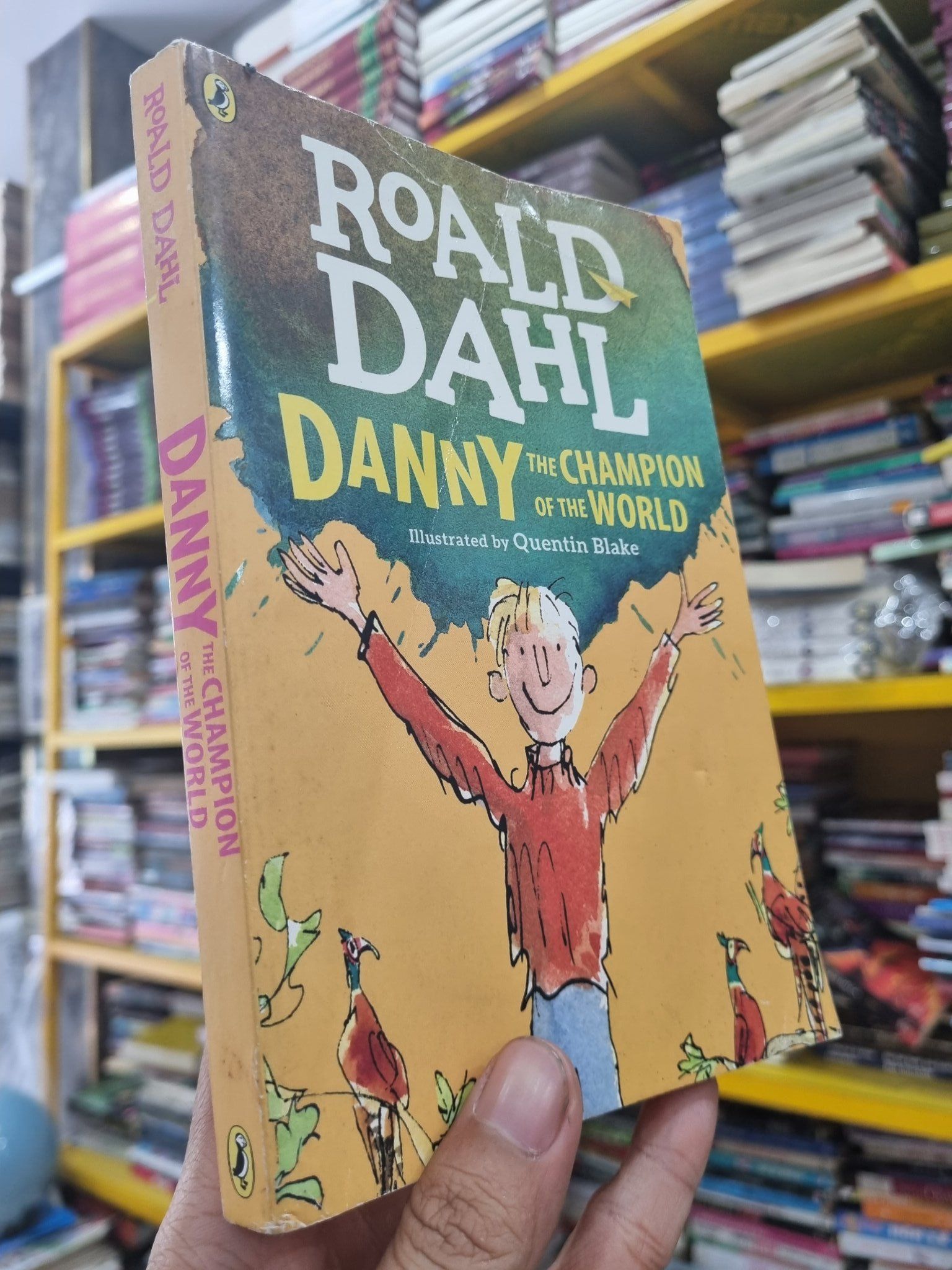DANNY THE CHAMPION OF THE WORLD - Roald Dahl – Momo Bookstore