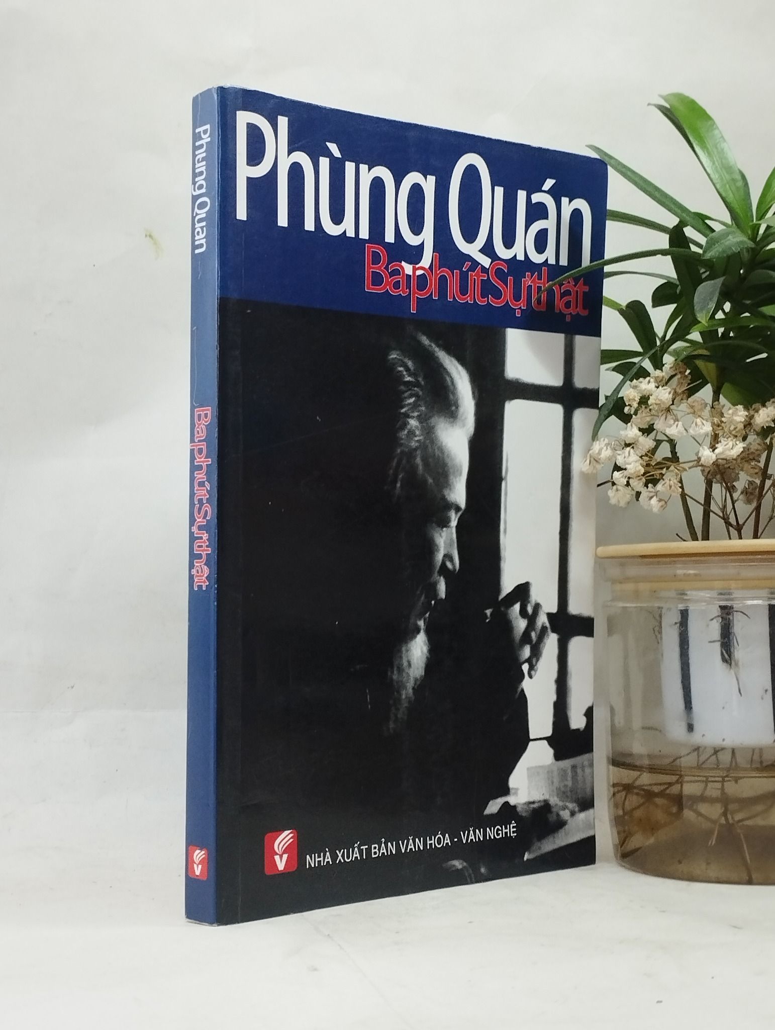 Ba phút sự thật - Phùng Quán – Momo Bookstore