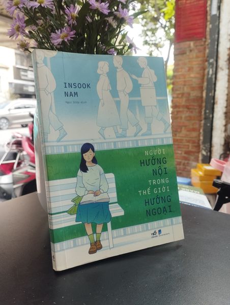 Người hướng nội trong thế giới hướng ngoại - Insook Nam – Momo Bookstore