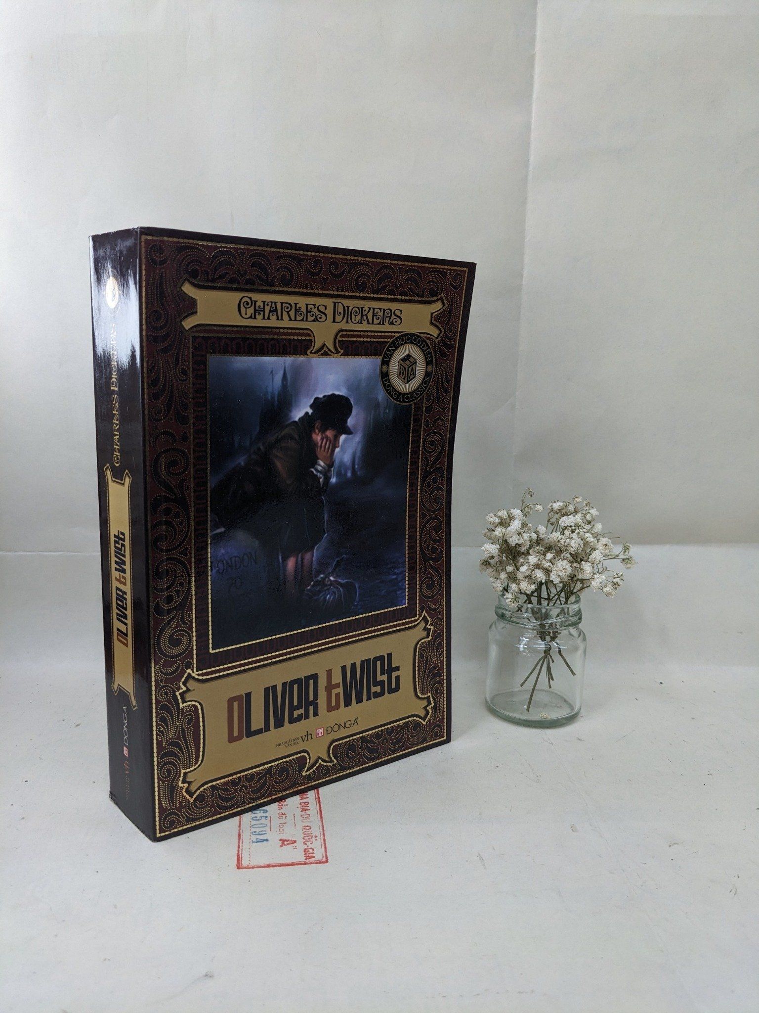 Oliver Twist - Charles Dickens – Momo Bookstore