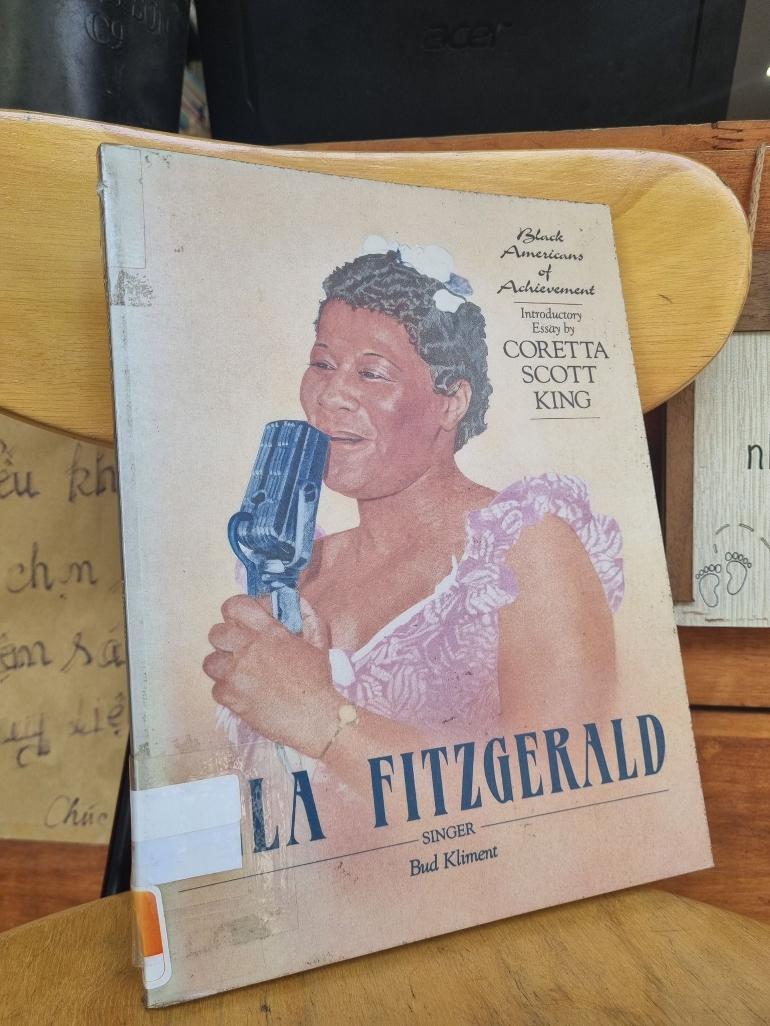 LA FITZGERALD : SINGER - BUD KLIMENT – Momo Bookstore