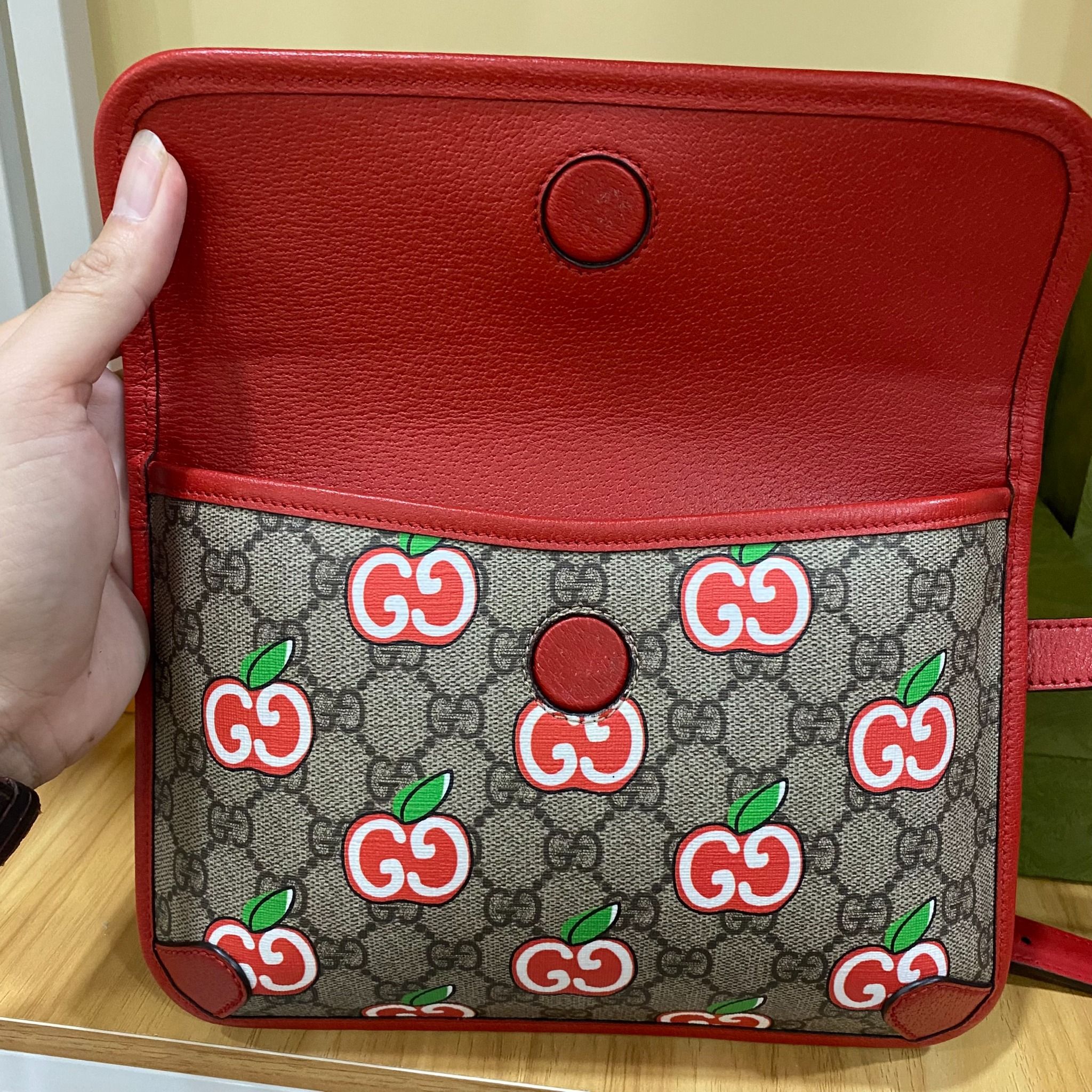 Gucci Supreme Monogram Apple Interlocking– THU MUA ĐỒ HIỆU | Mua Hàng ...