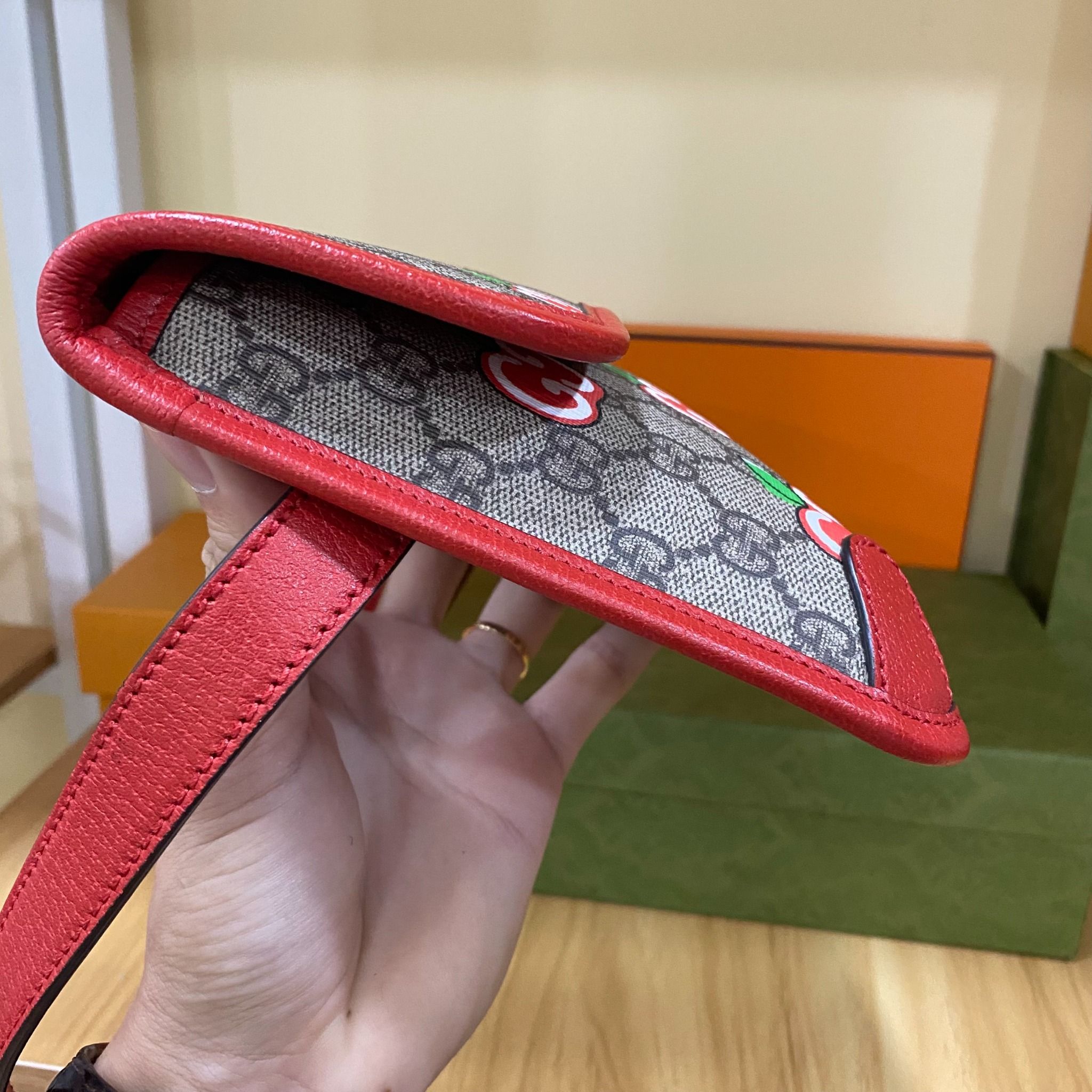 Gucci Supreme Monogram Apple Interlocking– THU MUA ĐỒ HIỆU | Mua Hàng ...