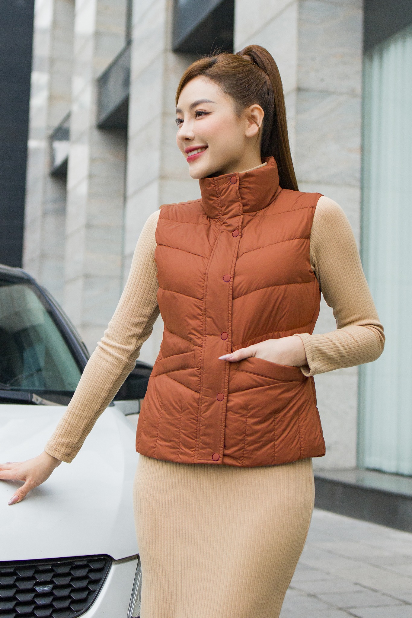 20+ cách phối đồ với áo gile đủ mọi cá tính, mọi phong cách