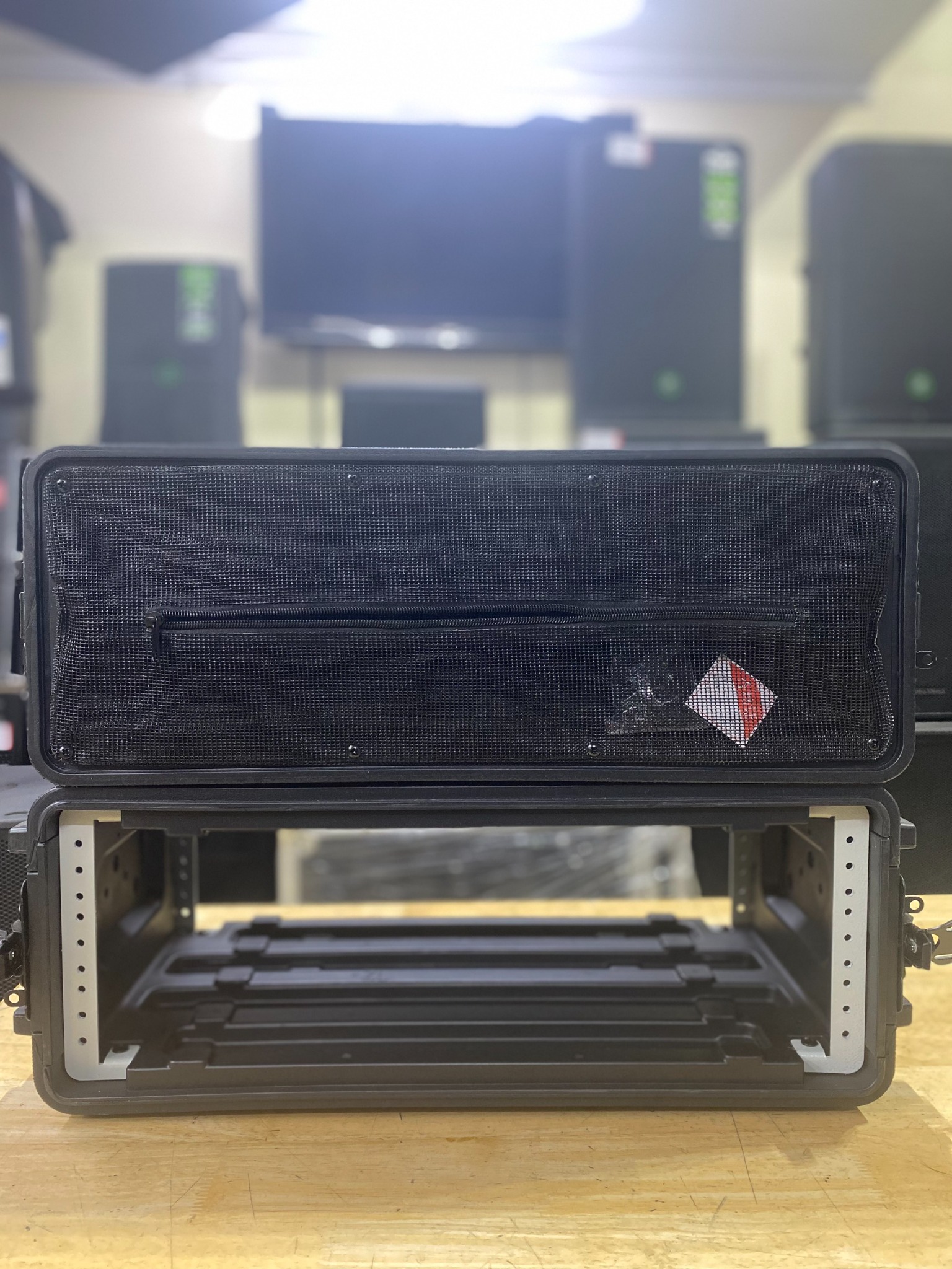 Tủ thiêt bị 3U-260 – nhacvietdts