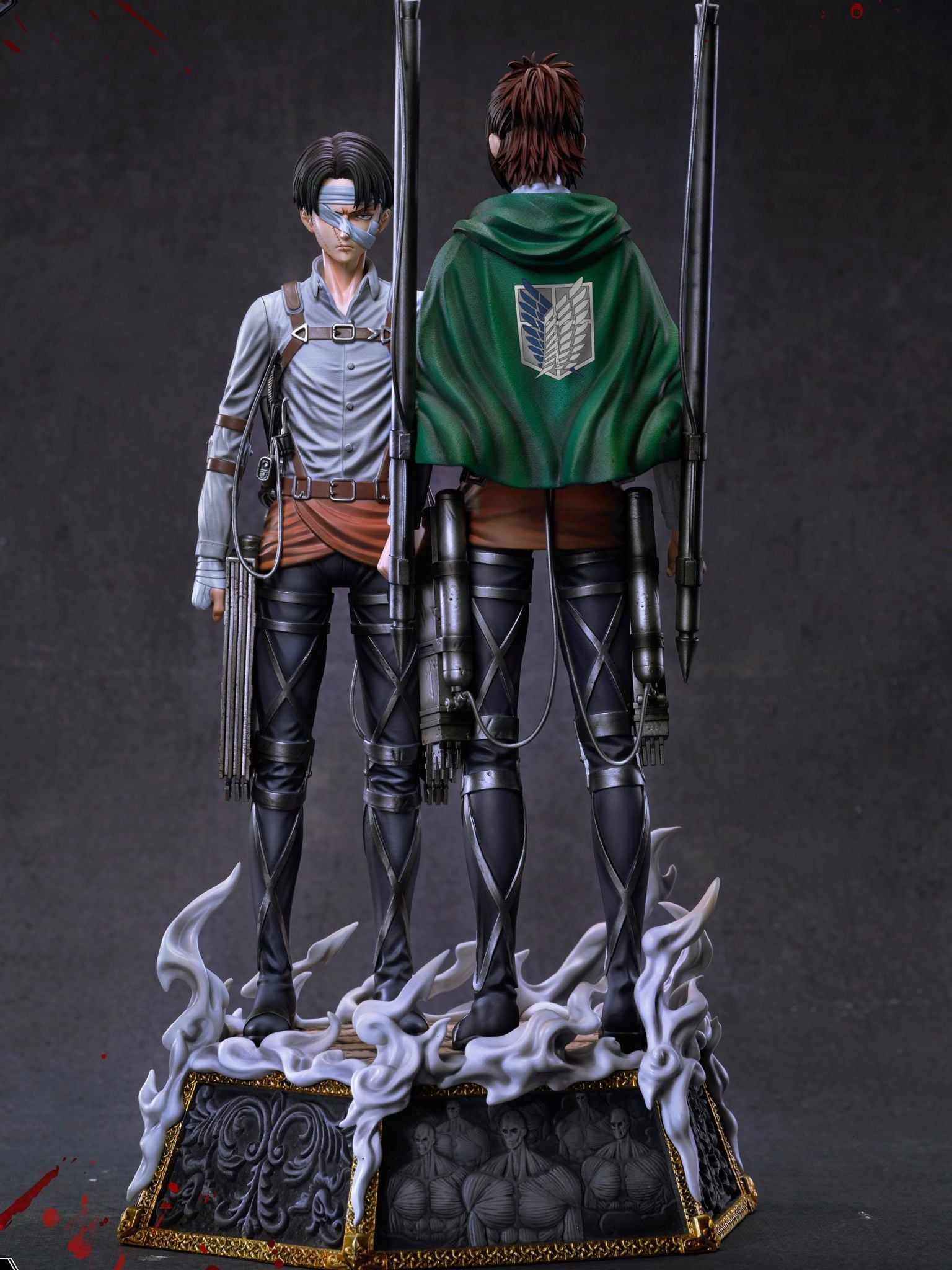 Levi Ackerman & Hange Zoe - Attack On Titan - LC Studio – NZ Toys