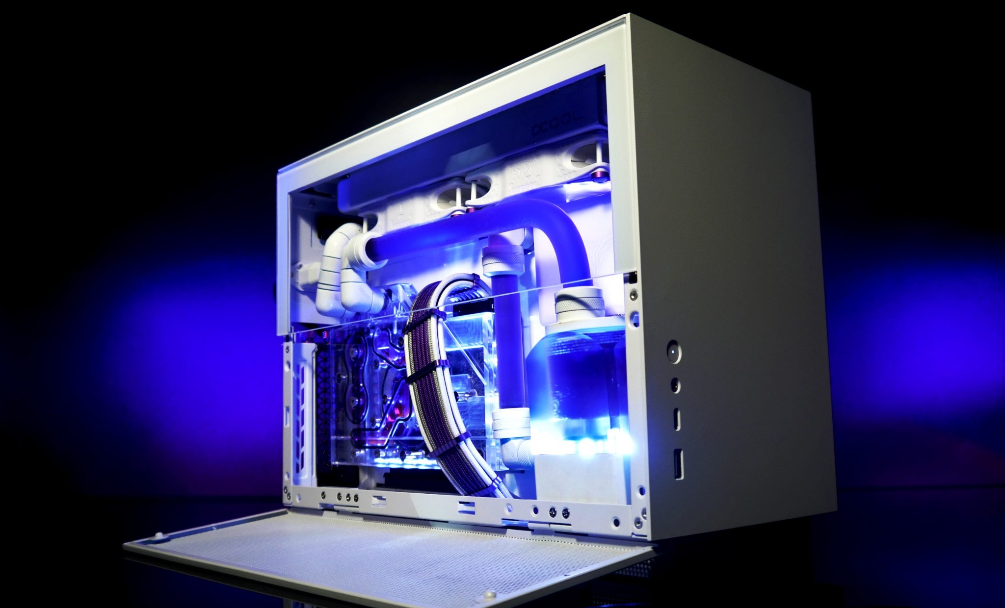 Vỏ case máy tính Lian Li Q58 White kèm dây Riser VGA PCIe 4.0 - Q58W4