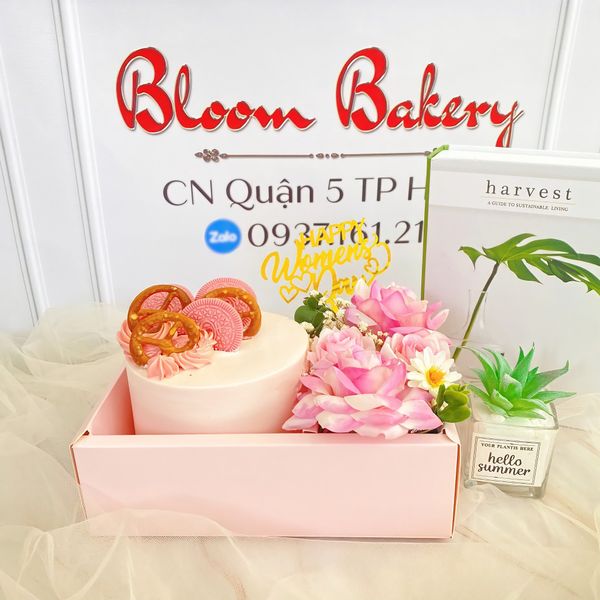BLOOM CAKE