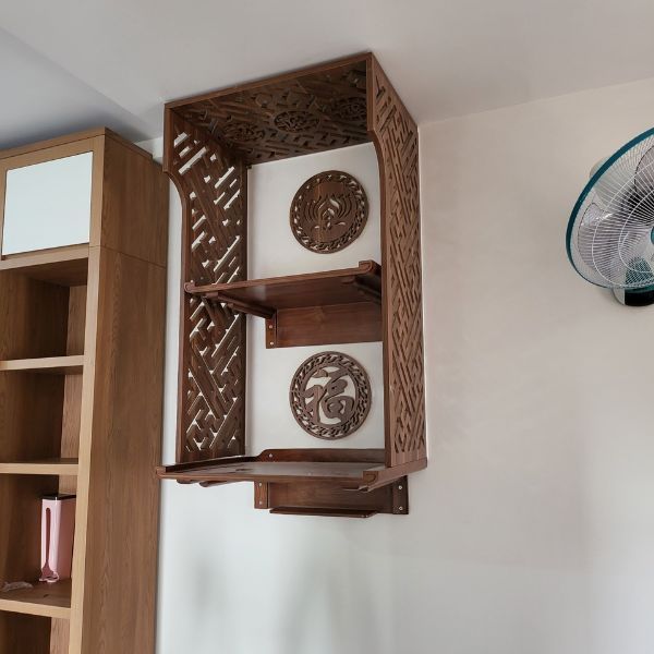 Bàn thờ treo tường kết hợp vách ngăn mẫu MS26 – NỘI THẤT NAM HẢI