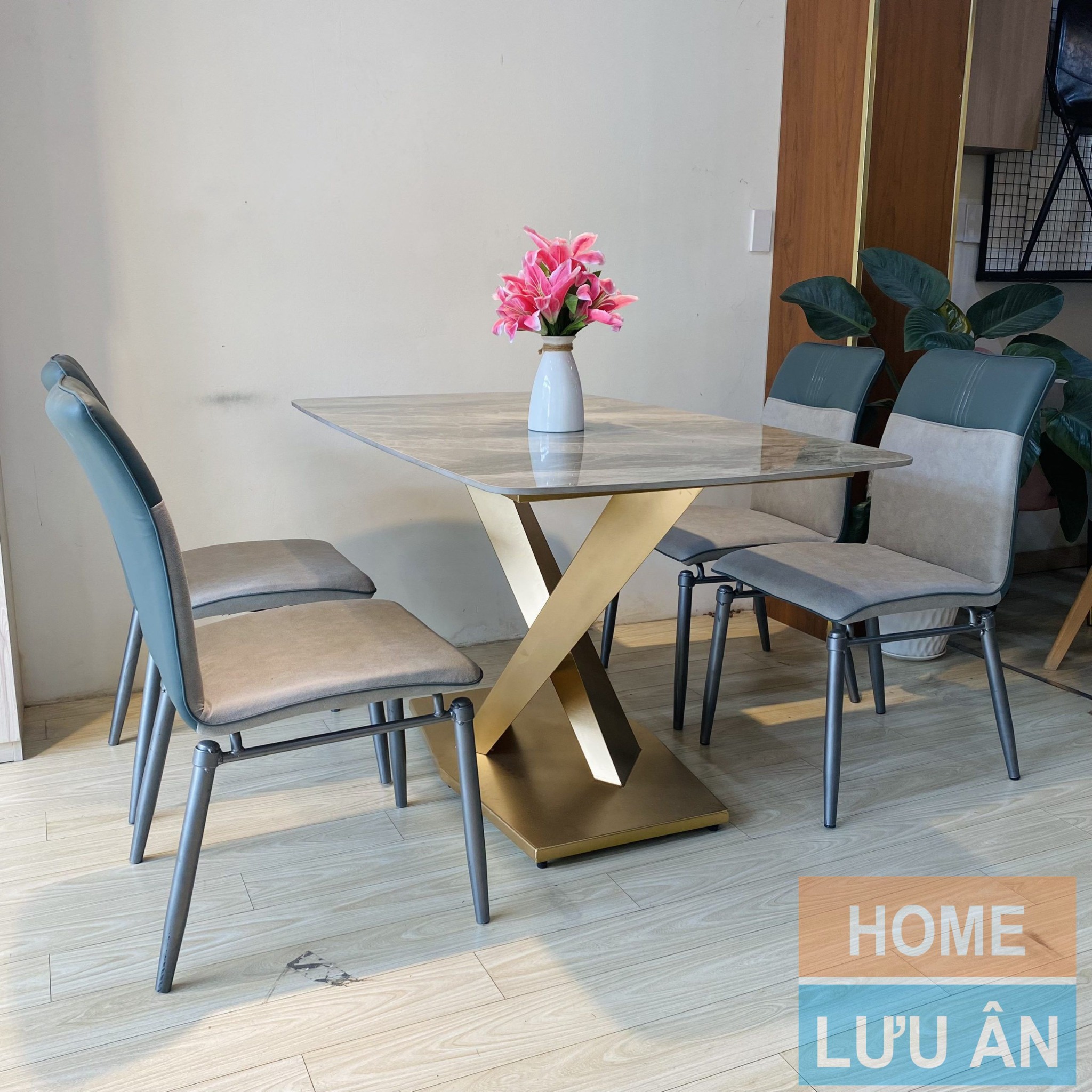 Bộ bàn ăn 4 ghế HEAD chân X nhũ vàng – Home Lưu Ân