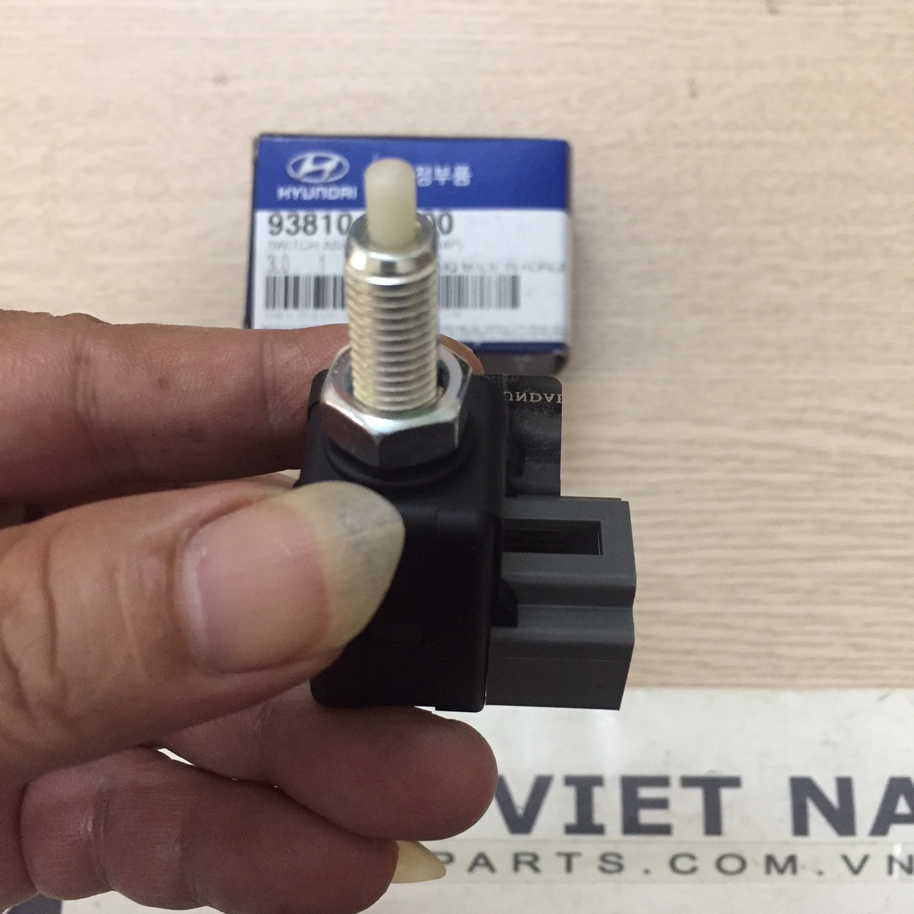 CÔNG TẮC CHÂN PHANH KIA FORTE ĐỜI 2010 HÀNG MOBIS 93810-3K000, 93810-3 ...