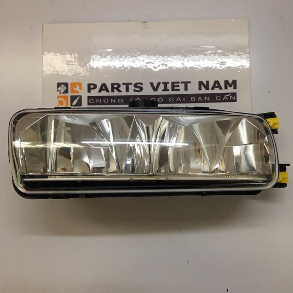 Đèn gầm Range Rover (GCAT) 2013 RH MÃ : LR033406 Tháo xe – Parts Viet ...
