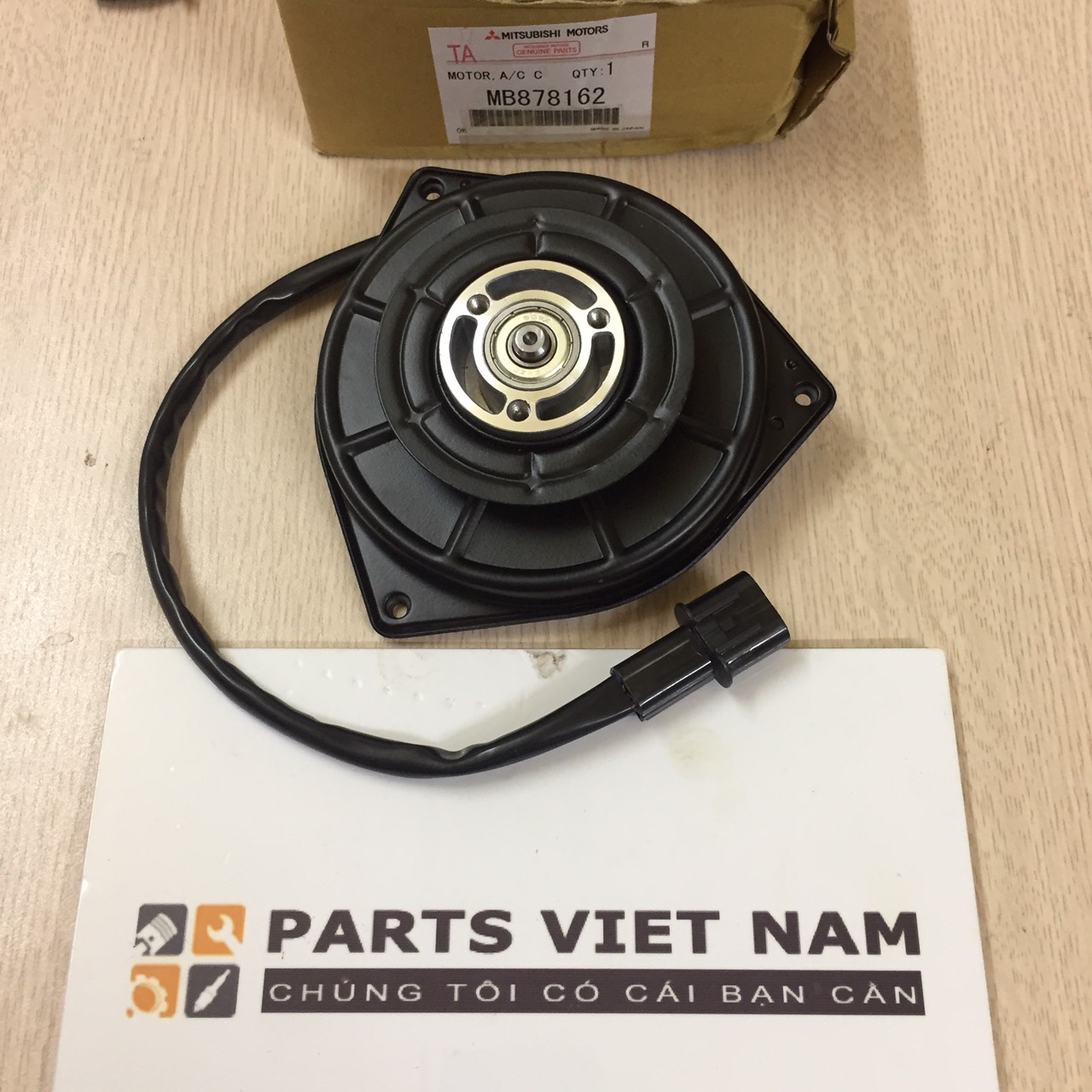 Mô tơ quạt dàn nóng Mitsu Pajero Supperme 3500 V45 2006 Denso 065000-7 ...