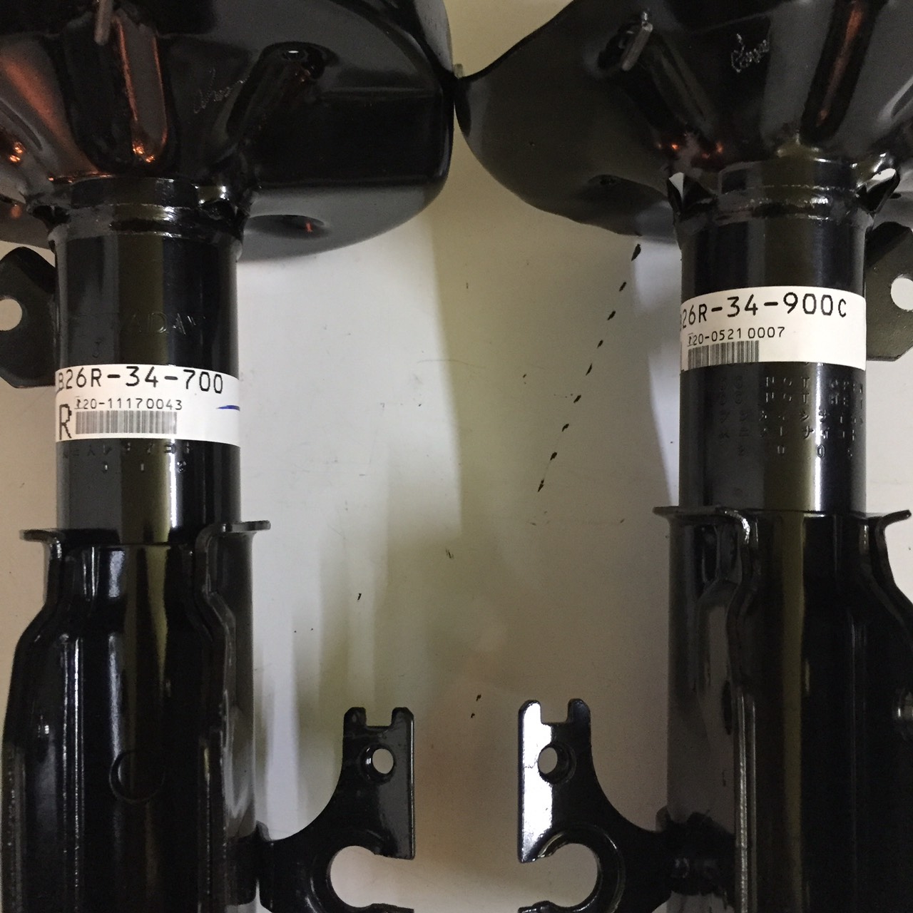 Giảm xóc trước Ford Laser & Mazda 323 showa B26R-34-900C, B26R-34-700 ...