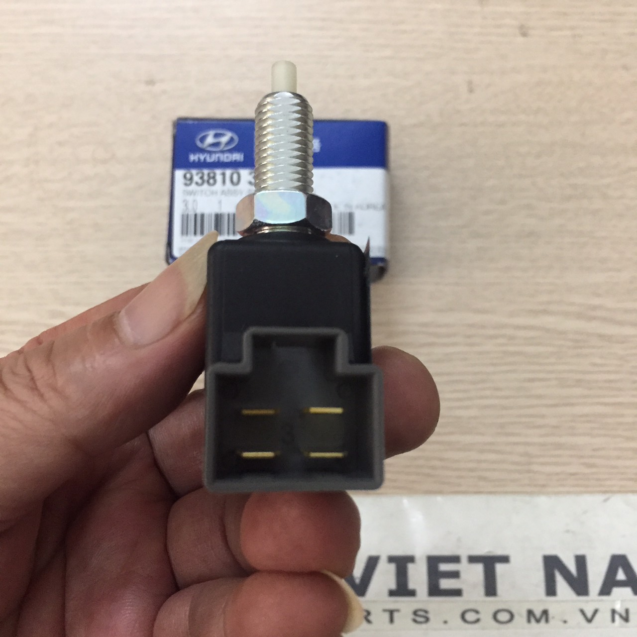 CÔNG TẮC CHÂN PHANH KIA FORTE ĐỜI 2010 HÀNG MOBIS 93810-3K000, 93810-3 ...