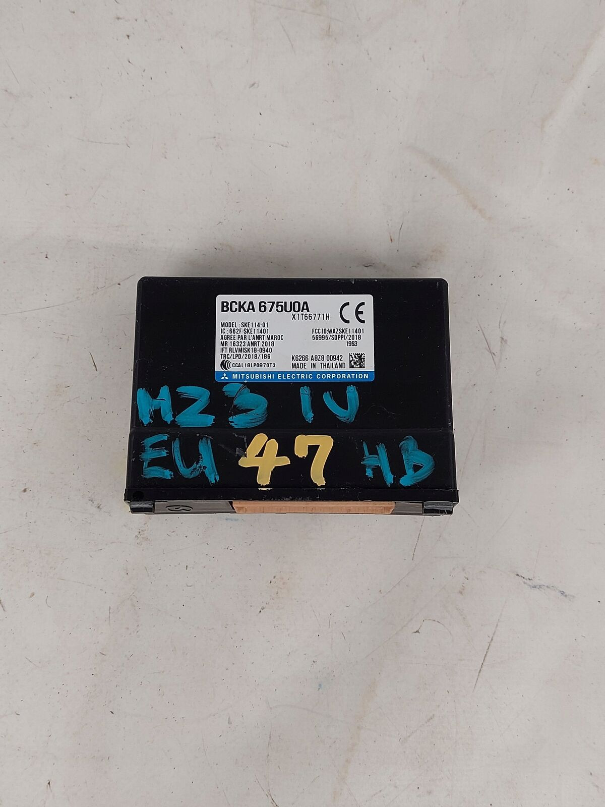 Hộp điều khiển khóa cửa Mazda 3 đời 2018 tháo xe BCKA-675U0A ...