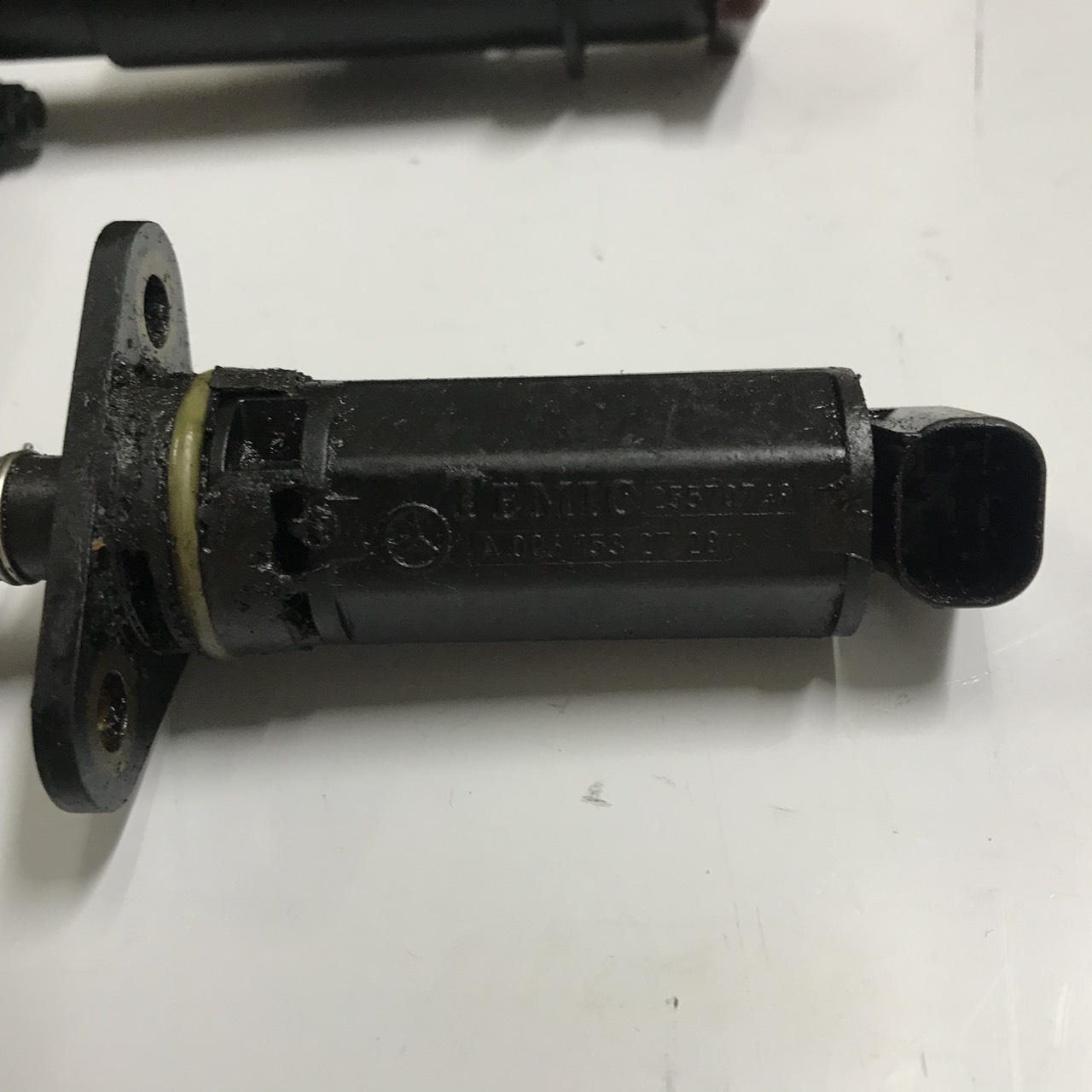 CẢM BIẾN BÁO DẦU MERCEDES BENZ C240 ĐỜI 2001 A2759050000 – Parts Viet ...