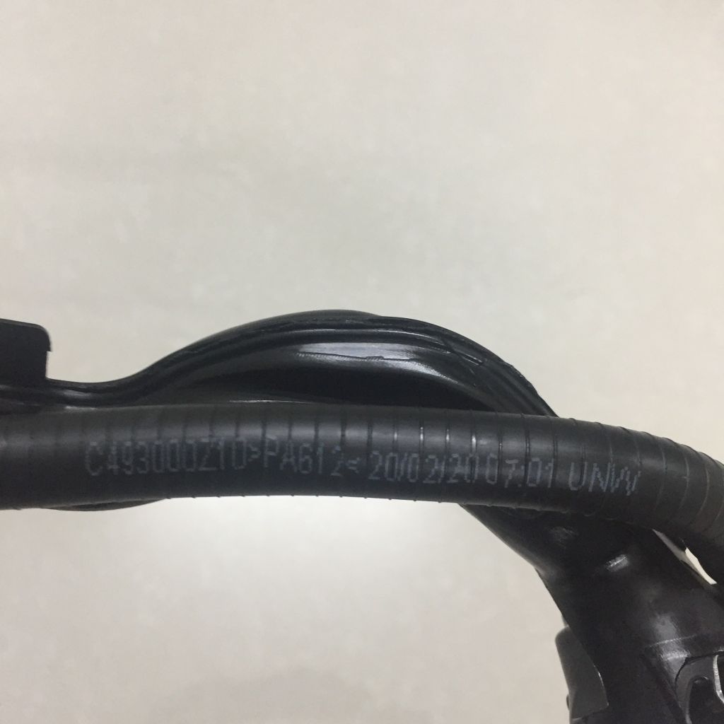 Ống nước vào van tách dầu Mercedes Benz mã A2760182300 – Parts Viet Nam ...