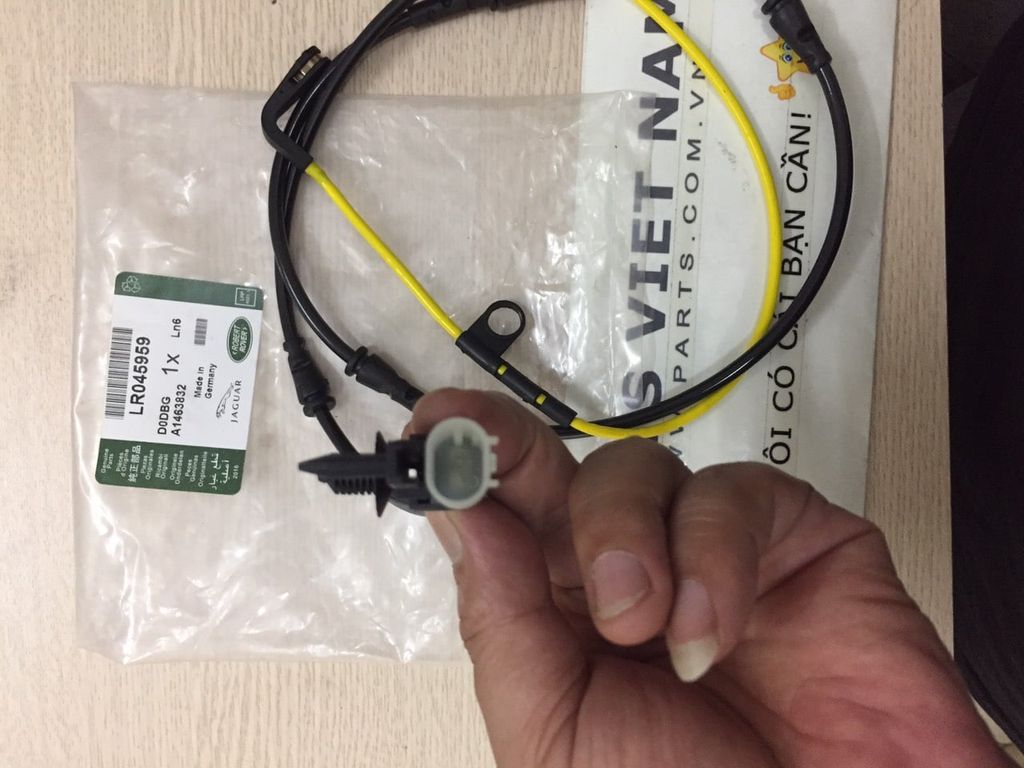 CẢM BIẾN BÁO MÒN PHANH RANGE ROVER ĐỜI 2013 LR045959 – Parts Viet Nam ...
