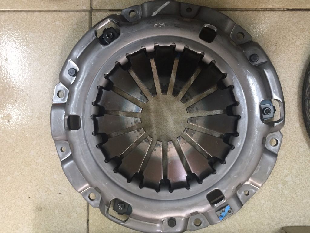 BỘ LÁ CÔN BÀN ÉP BI TÊ IZUZU DMAX 2.5 BÁNH ĐÀ KÉP 8979415220, 89808066 ...