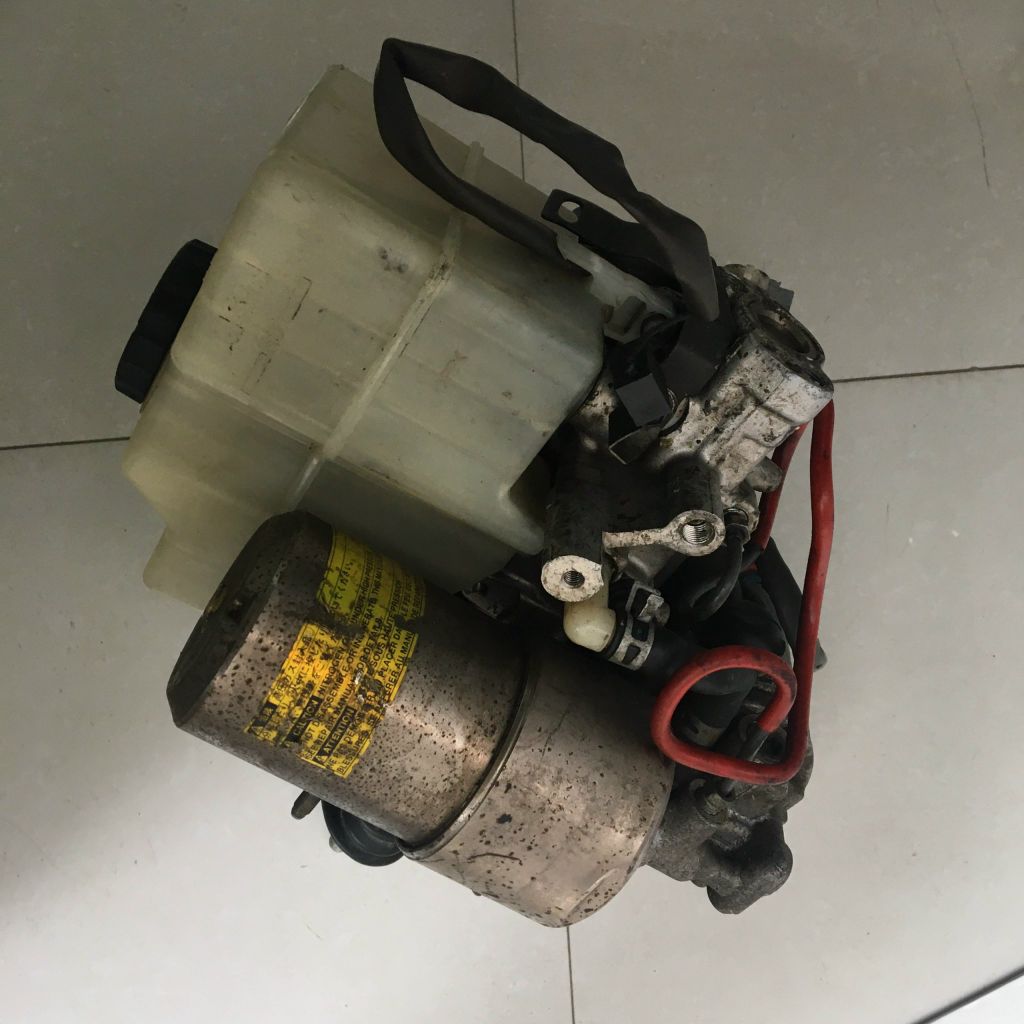Cụm phanh Abs Toyota Land Cruiser FZJ100 tháo xe – Parts Viet Nam ...