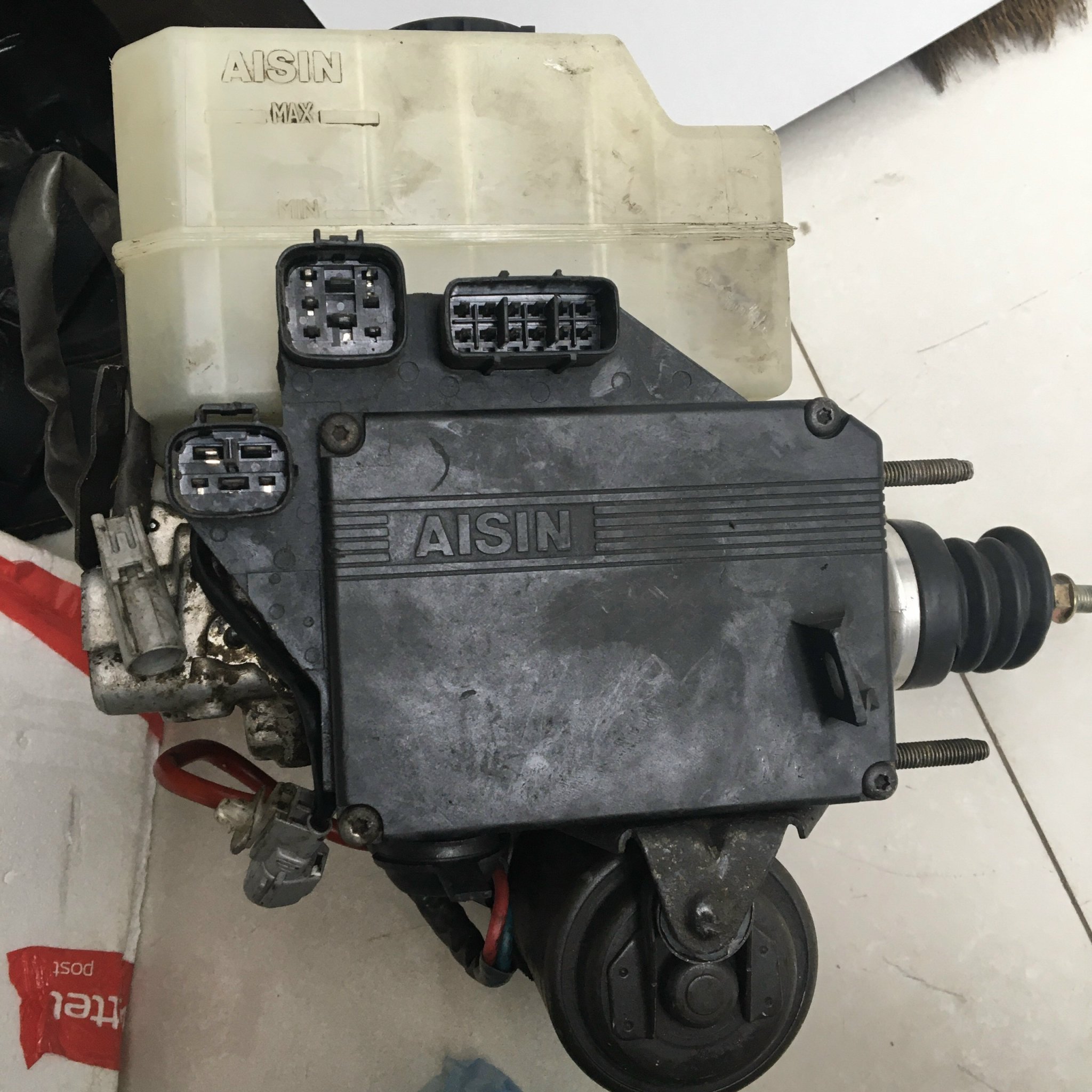 Cụm phanh Abs Toyota Land Cruiser FZJ100 tháo xe – Parts Viet Nam ...