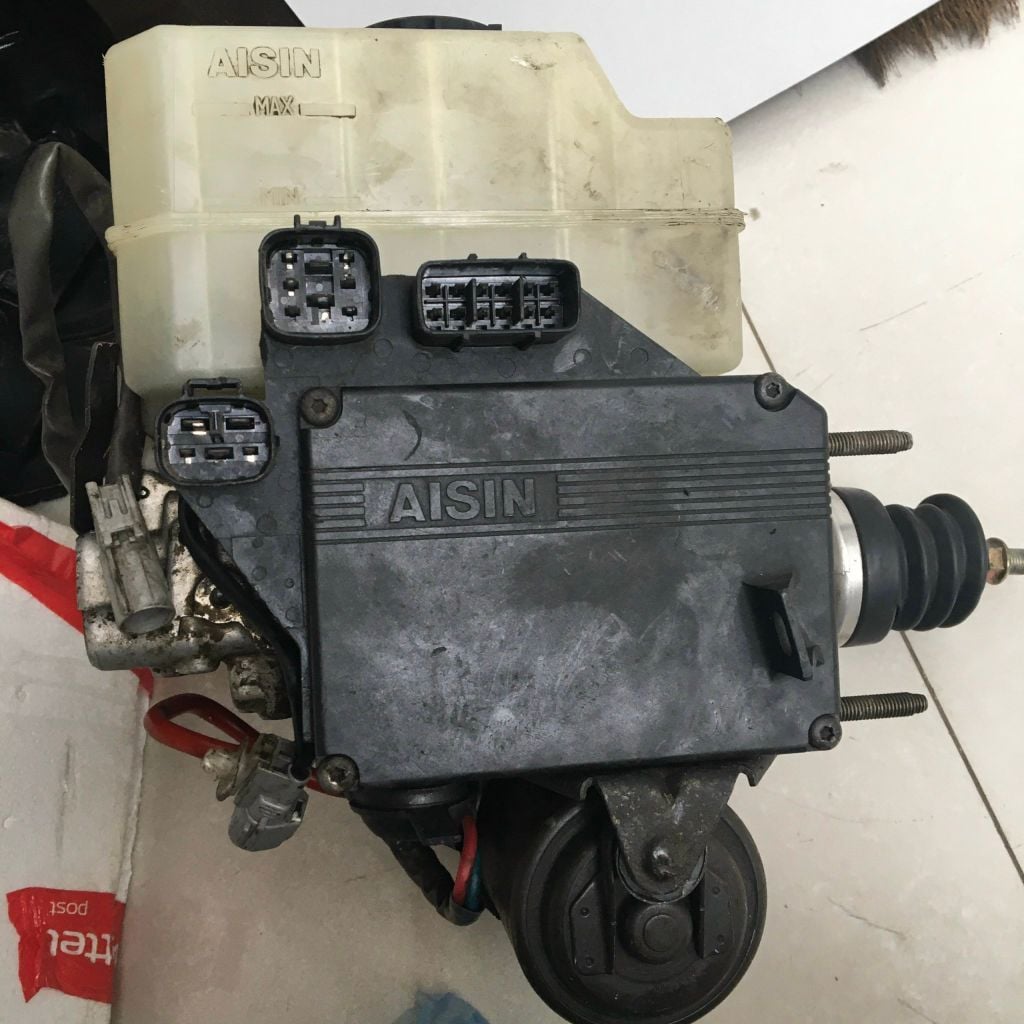 Cụm phanh Abs Toyota Land Cruiser FZJ100 tháo xe – Parts Viet Nam ...