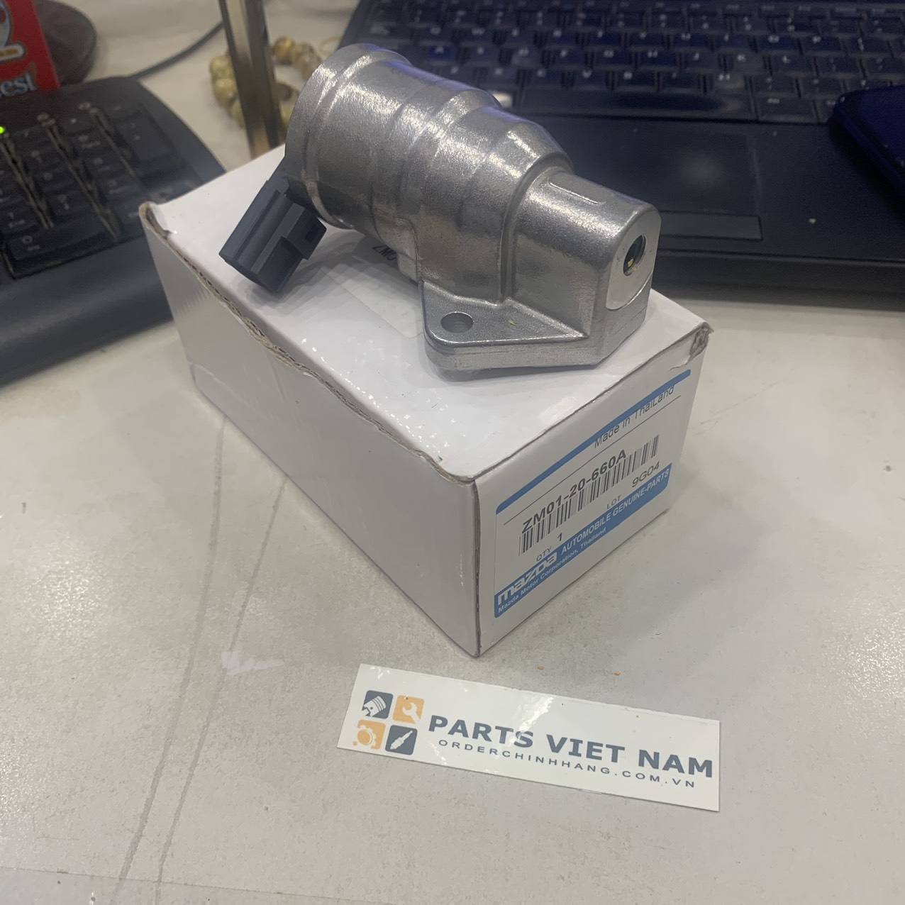 Van không tải Ford Laser 1.8, Mazda 323 đời 2001 - 2005 ZM01-20-660A ...