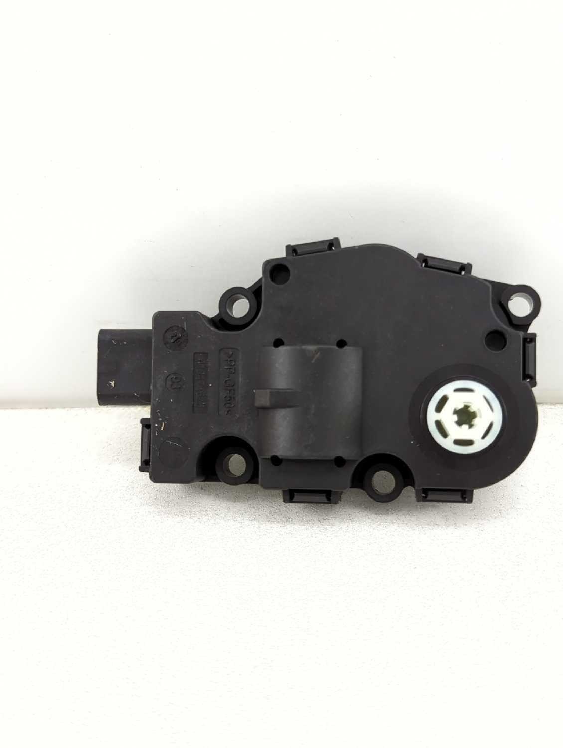 Mô tơ chia gió điều hòa Discovery Sport và Range Rover Evoque 2016 đến ...