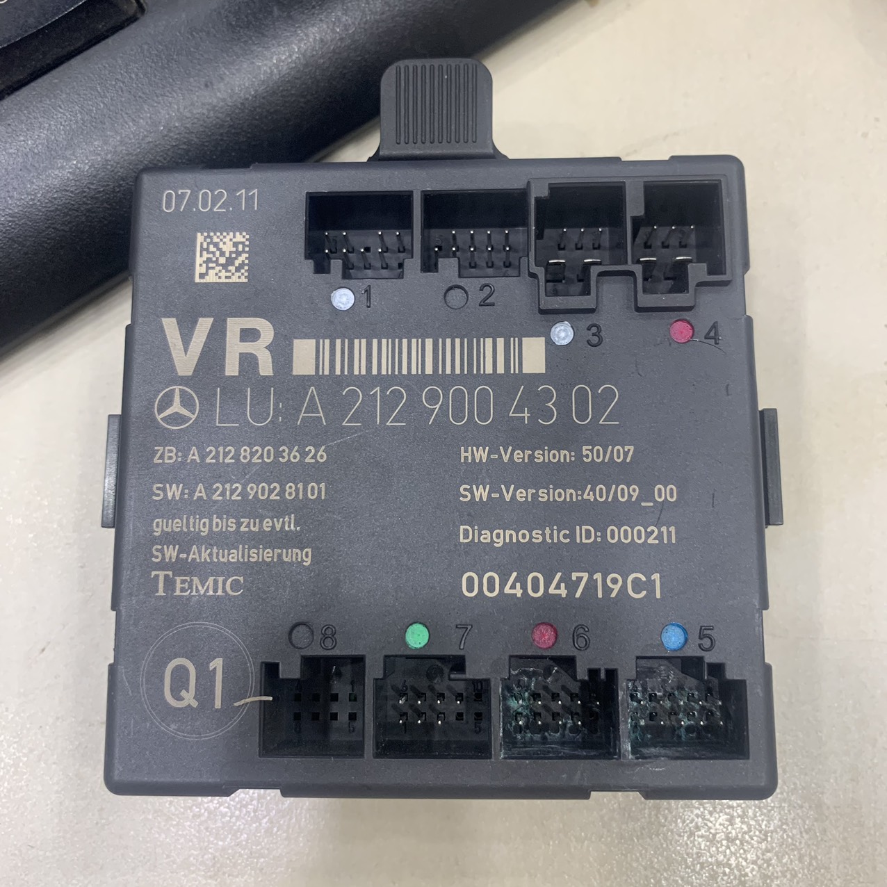 Hộp điều khiển cửa trước phải Mercedes W204 W212, C200 C300, E250. Đời ...