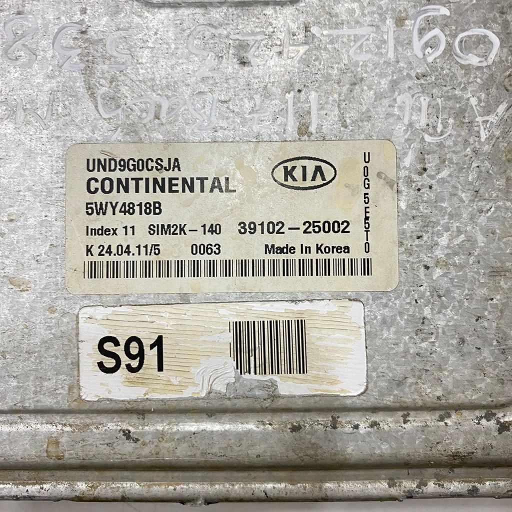 Hộp đen, ECU Kia Caren 2.0 đời 2007 - 2012. Hàng tháo xe. Mã 39102250 ...