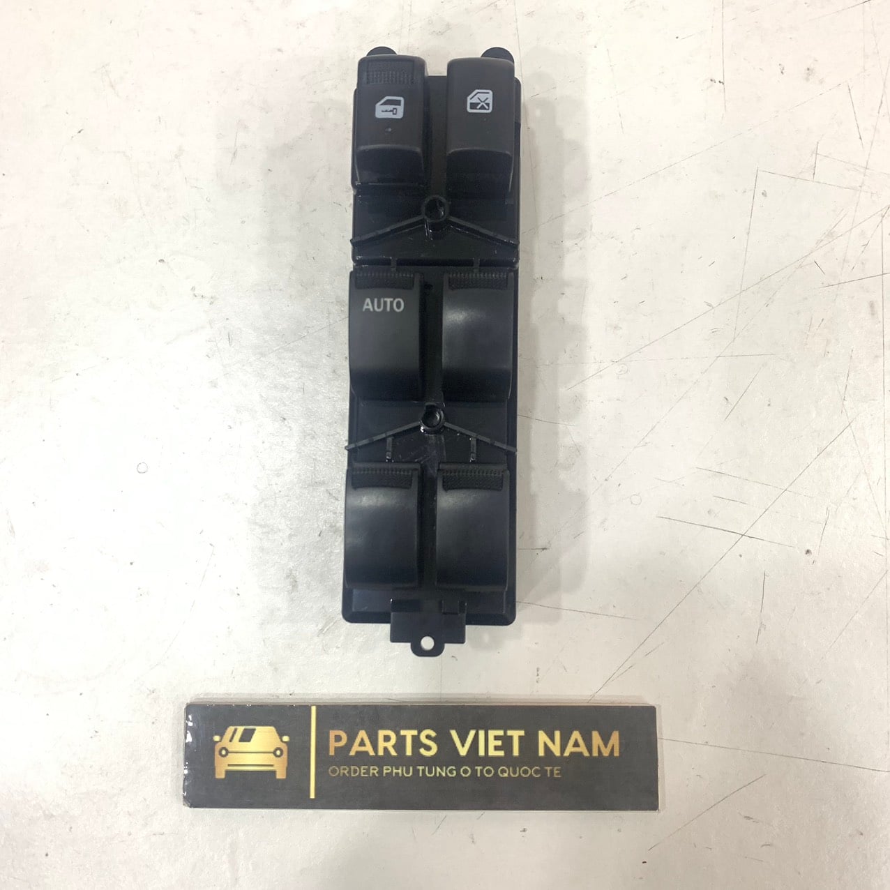 Công tắc lên xuống kính tổng Chevrolet Colorado 2012 - 2016. Hàng Taiw ...