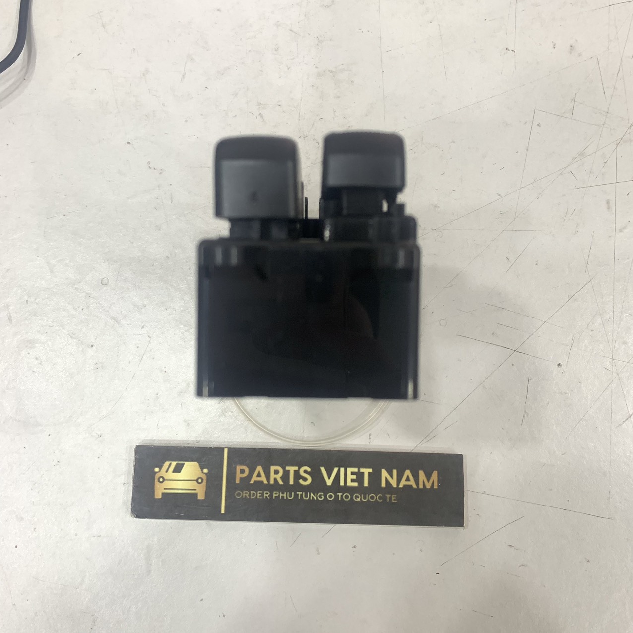 Công tắc lên xuống kính tổng Chevrolet Colorado 2012 - 2016. Hàng Taiw ...