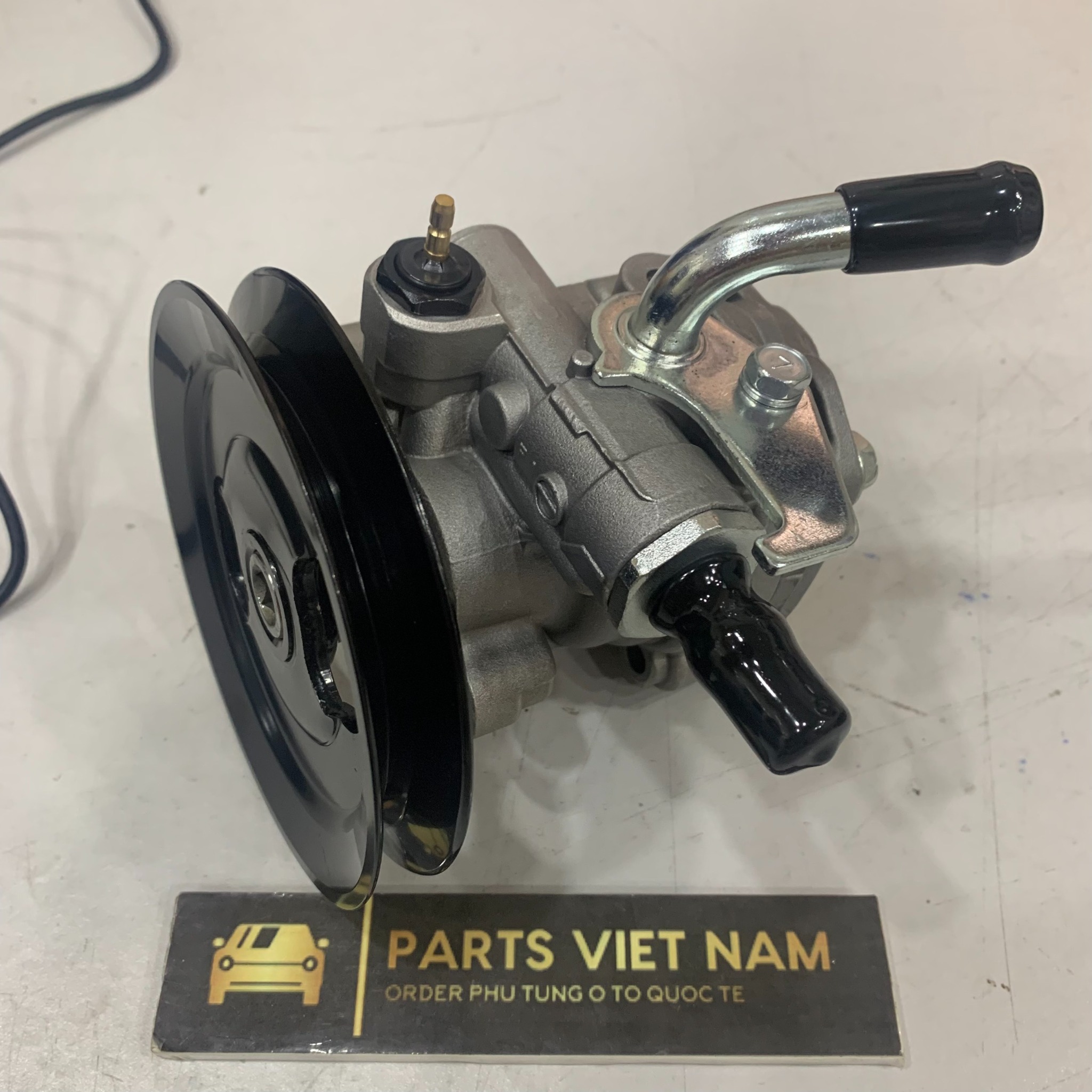 Bơm trợ lực Mitsubishi L300 động cơ 4D56 đời 1998 - 2003. Hàng Taiwan ...