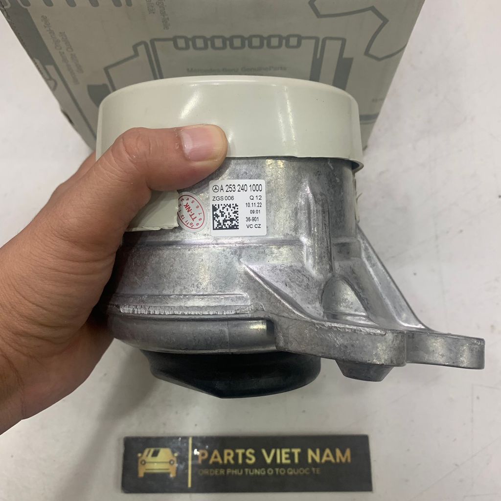 Chân đầu máy, cao su chân máy bên lái Mercdes W253, GLC300, GLC250, GL ...