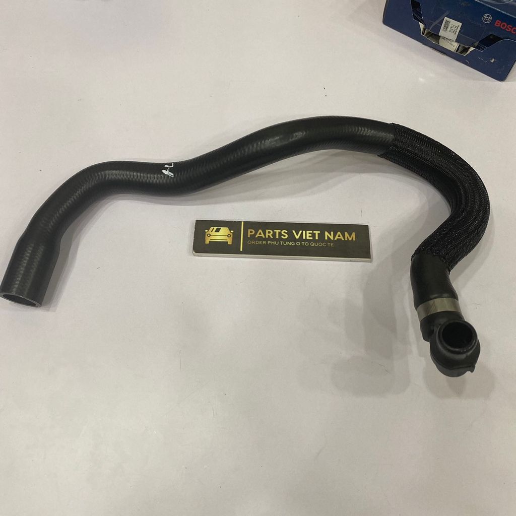 Ống nước vào dàn sưởi Mercedes W212 E200, E250, E300, E350, W204 C350 ...