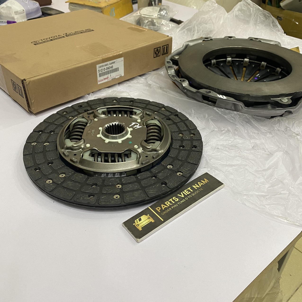 Bàn ép Toyota Fortuner 2KD máy dầu bản 26cm đời 2009 - 2016. Hàng Toyo ...