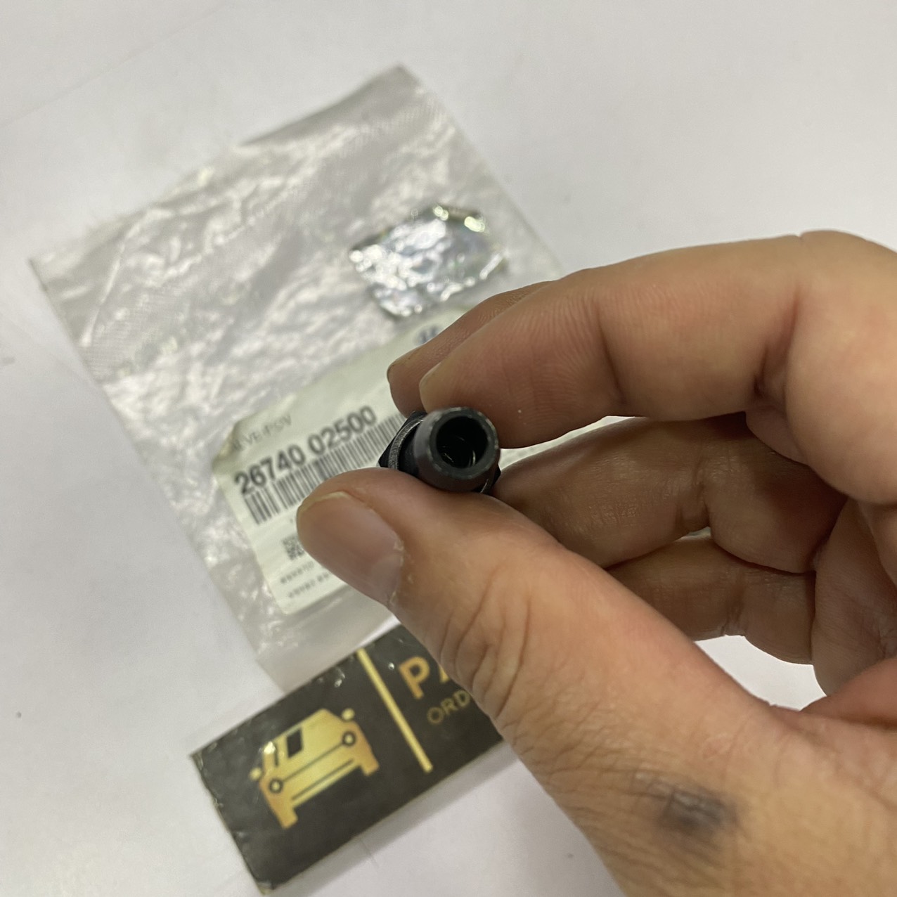 Van thông hơi cacte PCV cho các dòng xe Hyundai, Kia. Hàng xịn. Mã 267 ...